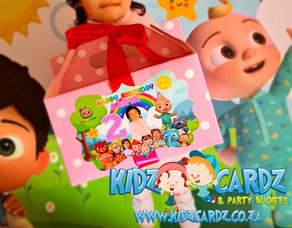 Box With Sticker & Ribbon - Kidz Cardz & Party Buckets